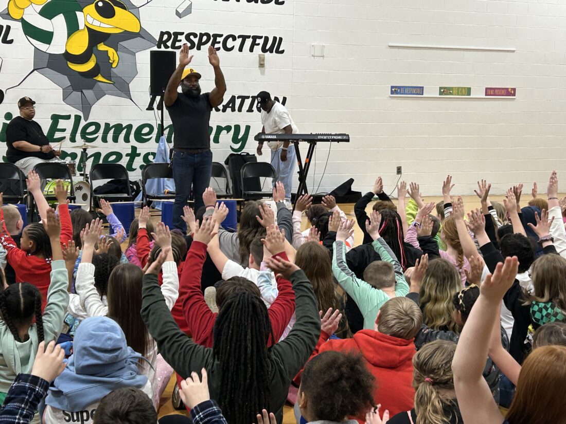 Entertainer Elec Simon Visits Ritchie Elementary in Wheeling | News ...
